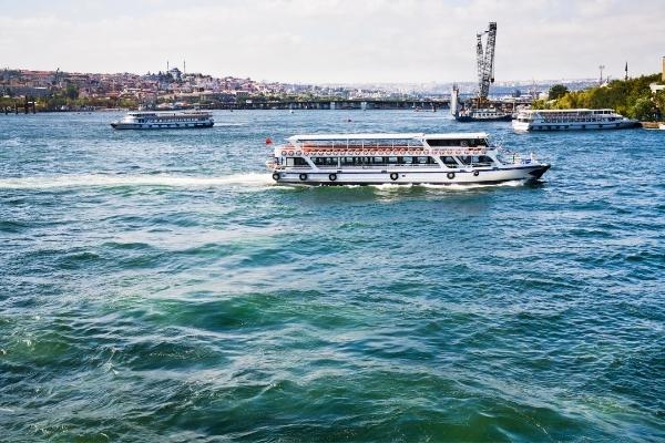Rejs po Bosforze z przystani Eminönü - Co warto zwiedzić